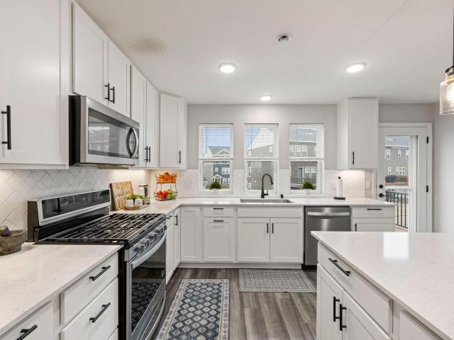 5882 th St W, Apple Valley, MN 55124 | MLS #7022 | Compass