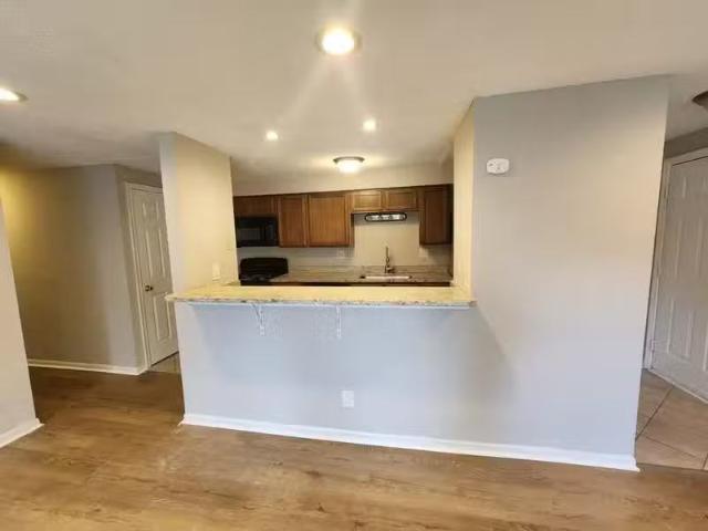 58834508 121 Kenwood Dr