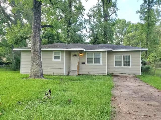 58838204 3235 Charles St