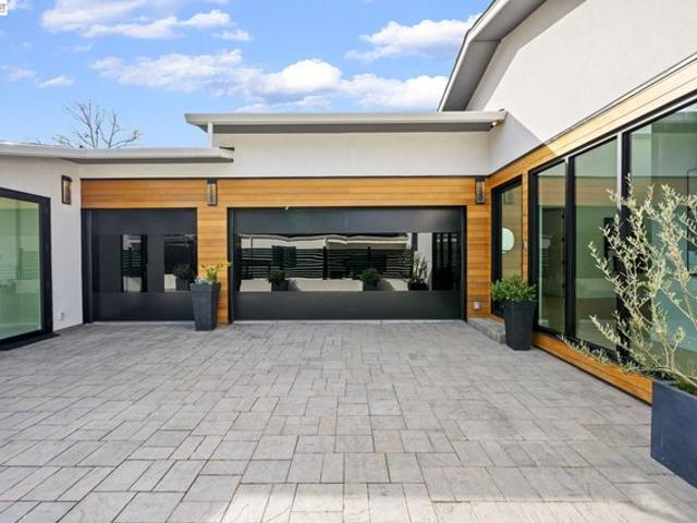 5883 Margarido Dr, Oakland, CA 94618