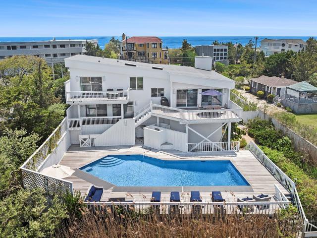 588 Dune Road