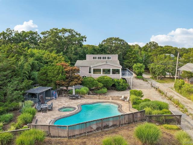 588 E. Long Beach Road