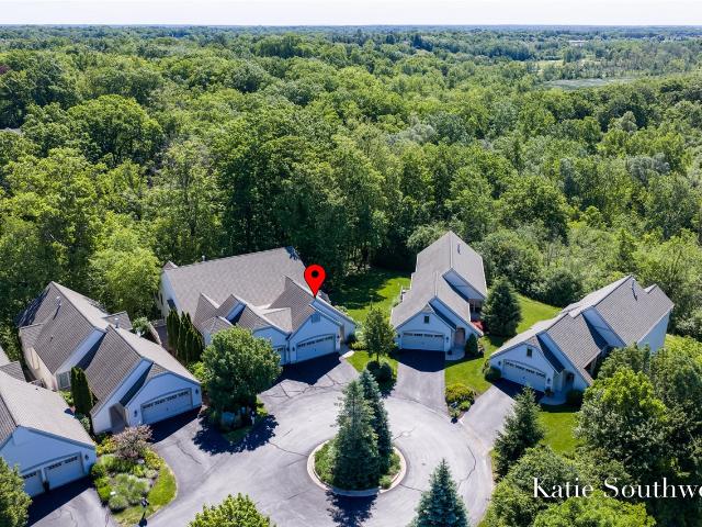 588 Enclave Court # 20