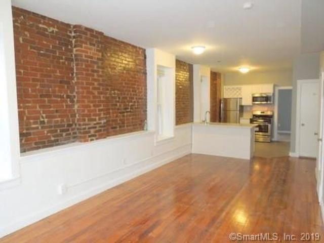 588 East St