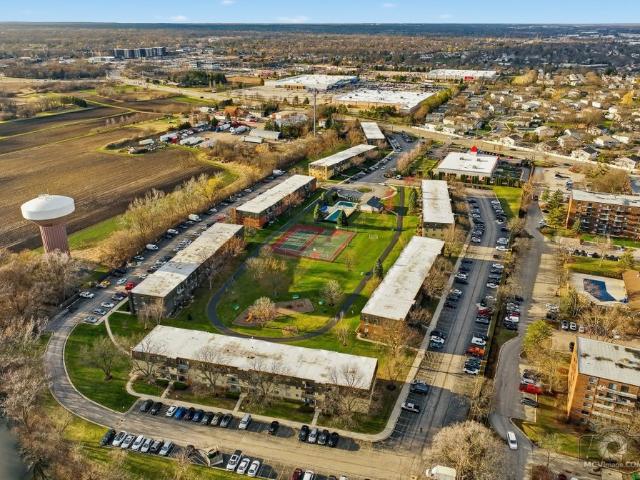 588 Fairway View Dr, Unit 2H, Wheeling, IL 60090 | MLS #12602