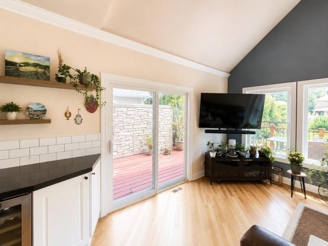 588 Onwentsia Avenue