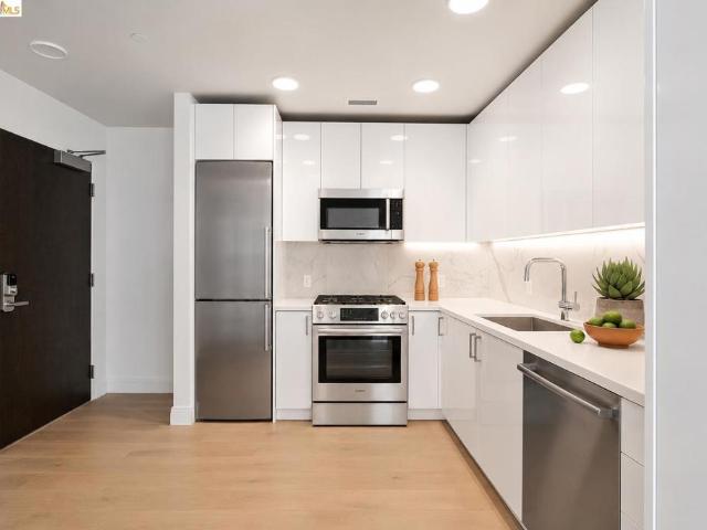 588 Minna St 603