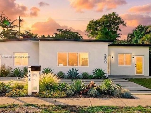 588 Palmetto Dr, Miami Springs, FL 33166