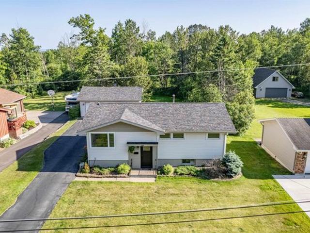 588 W Winona Rd, Duluth, MN 55803