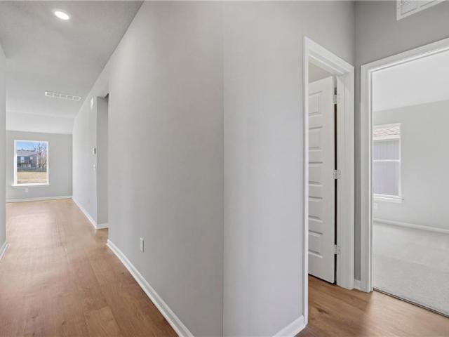 588 W Bluebird Street