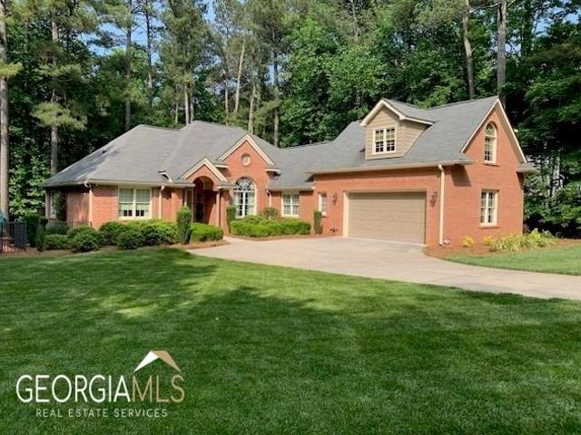 588 Thornwood Cir, Mount Airy, GA 30563