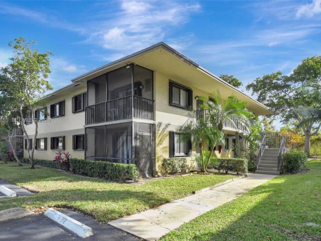 588 Trace Cir, Unit 211, Deerfield Beach, FL 33441 | MLS #A11951 | Compass