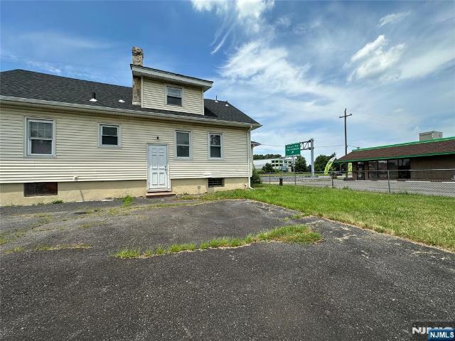 588 US Highway 46
