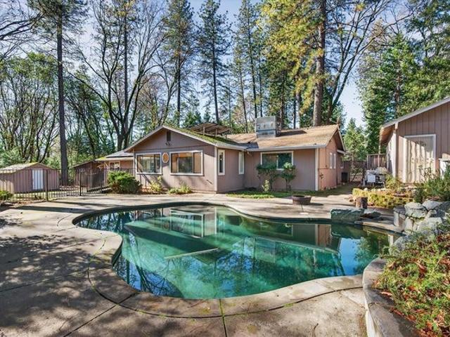 5897 Silverleaf Dr, Foresthill, CA 95631