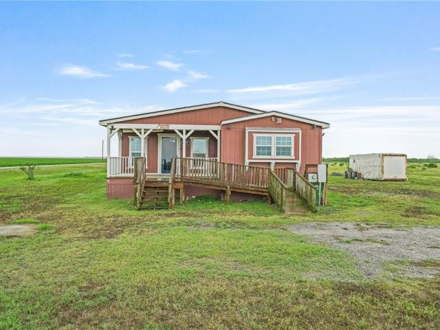 5898 County Road 2047