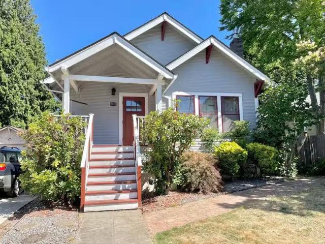 58900194 3527 Ne Schuyler St