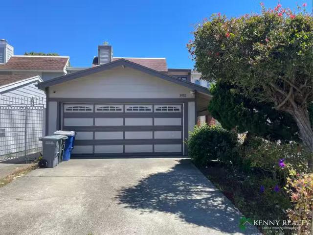 58900359 3912 Kent Way