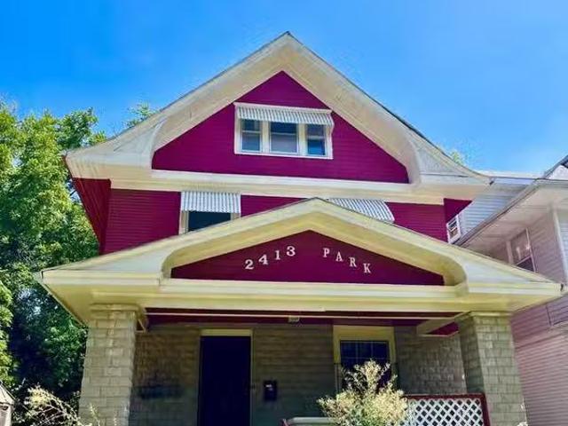 58904492 2413 Park Ave