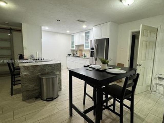 5890 NW 16th Ct, Sunrise, FL 33313