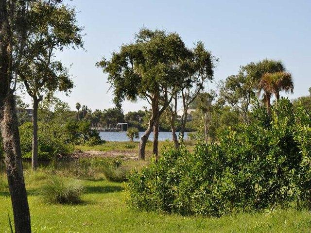 5890 Jamila River Dr, Venice, FL 34293