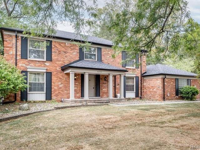 5890 Pinecroft Dr, West Bloomfield Township, MI 48322