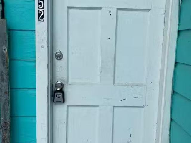 58912425 1652 18th St