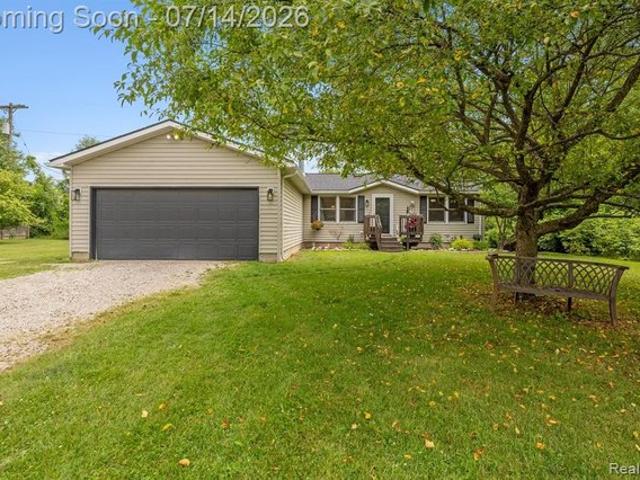 5891 Campbell Corners Dr, Oceola Township, MI 48855