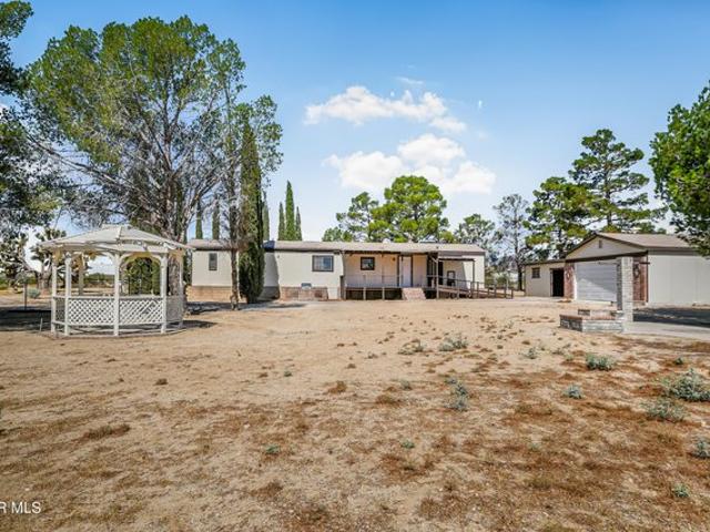 5891 Casper Ave, Mojave, CA 93501