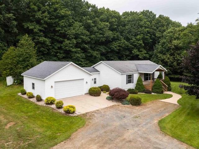 5891 S 44th Ave, New Era, MI 49446