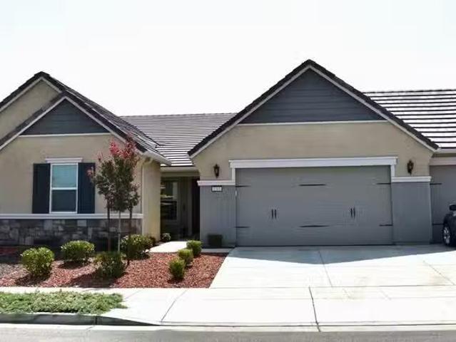 58924233 1261 N Twinberry Ave