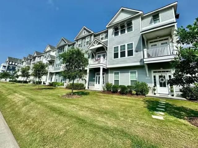 58930406 9618 21st Bay St