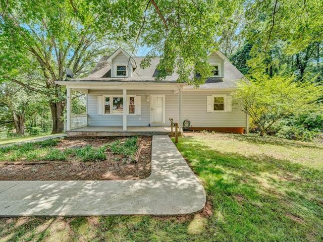 589 4th St, Buchanan, VA 24066