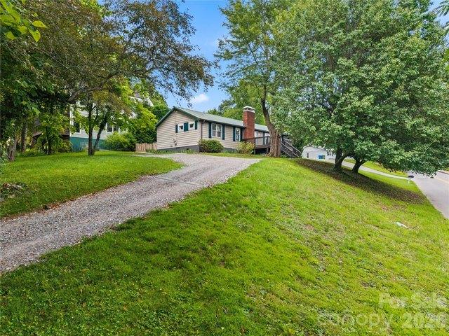 589 Sand Hill Rd, Asheville, NC 28806