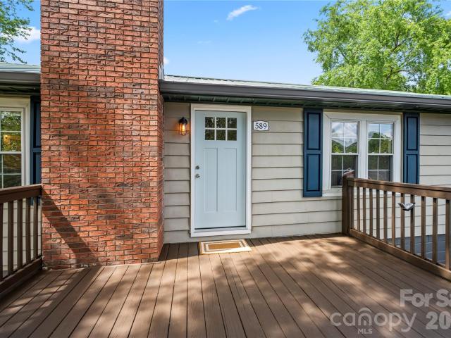 589 Sand Hill Road