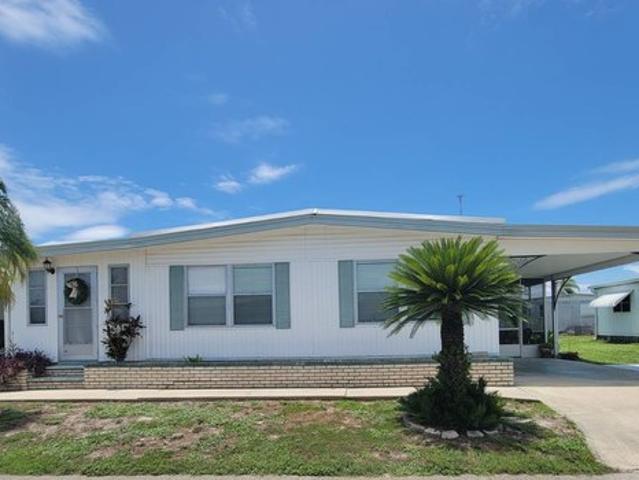 589 Plaza Del Sol, North Fort Myers, FL 33917