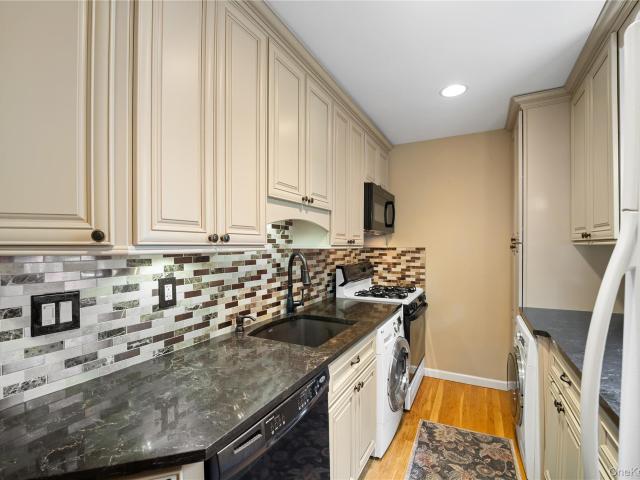 58 48 th Crescent Upper