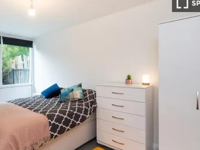 58 70 York Road, London, SW11 3QD, United Kingdom | Room for rent #110245270 | Rentberry