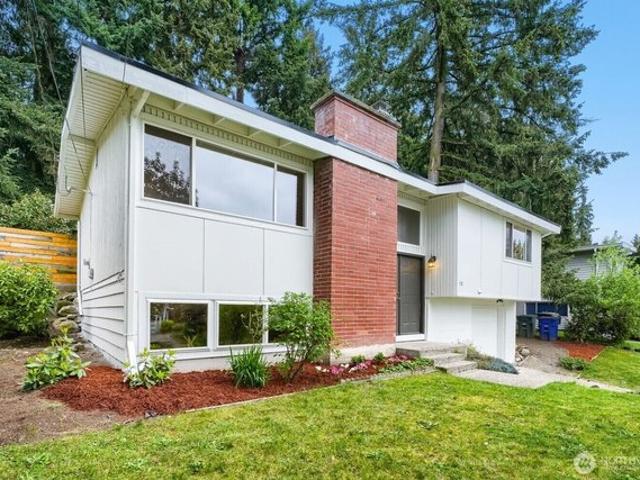 58 157th Ave SE, Bellevue, WA 98008