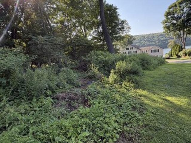 58 Taagan Point Rd, Danbury, CT 06811