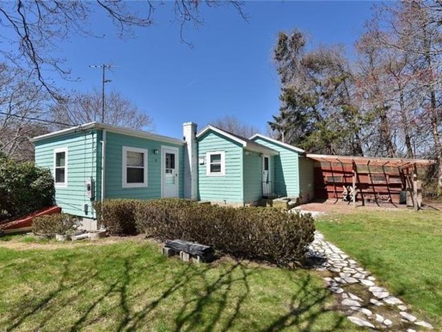 58 Vaucluse Ave, Middletown, RI 02842