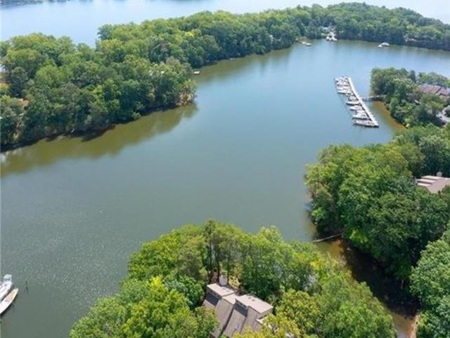 58 Villa Ridge Dr, Hartfield, VA 23071