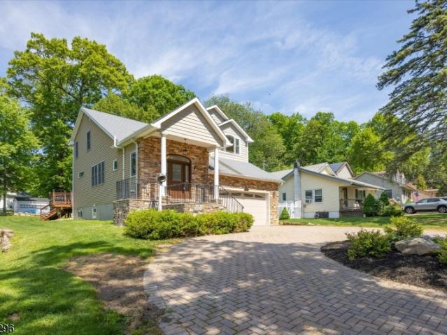 58 W Lake Shore Dr