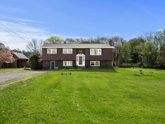 58 Willow Rd, East Kingston, NH 03827