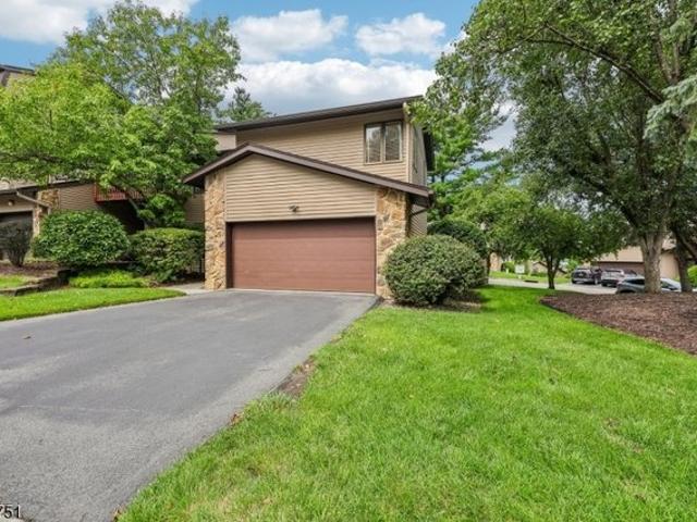 58 Woodland Dr, Woodland Park, NJ 07424