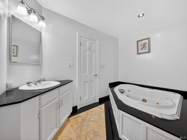 58 A New Hempstead Rd, New City, NY 10956 | MLS #987134