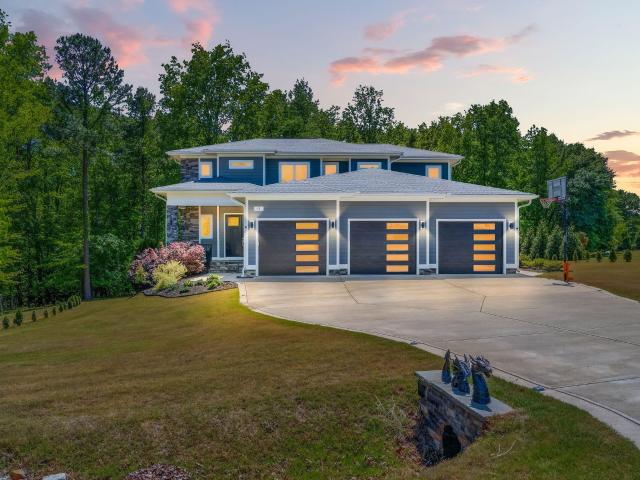 58 Arrezzo Drive
