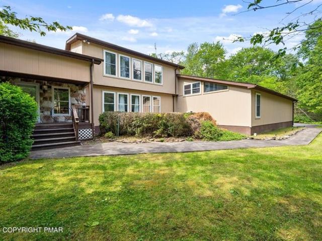 58 Bender Rd, Gouldsboro, PA 18424