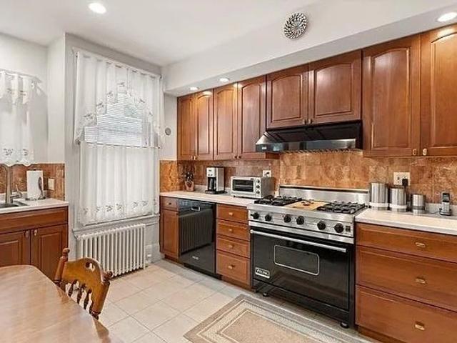 58 Boston St, Somerville, MA 02143