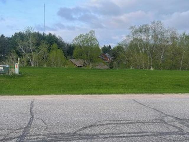 58 Buck Ridge Dr, Winona, MN 55987