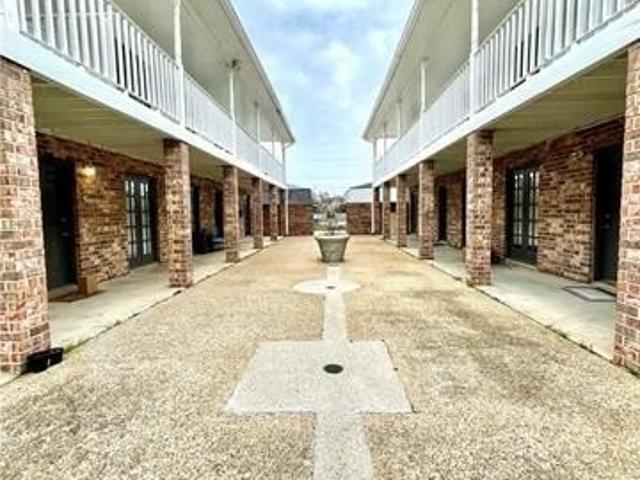58 Carriage Ln Unit Abcd, Destrehan, LA 70047